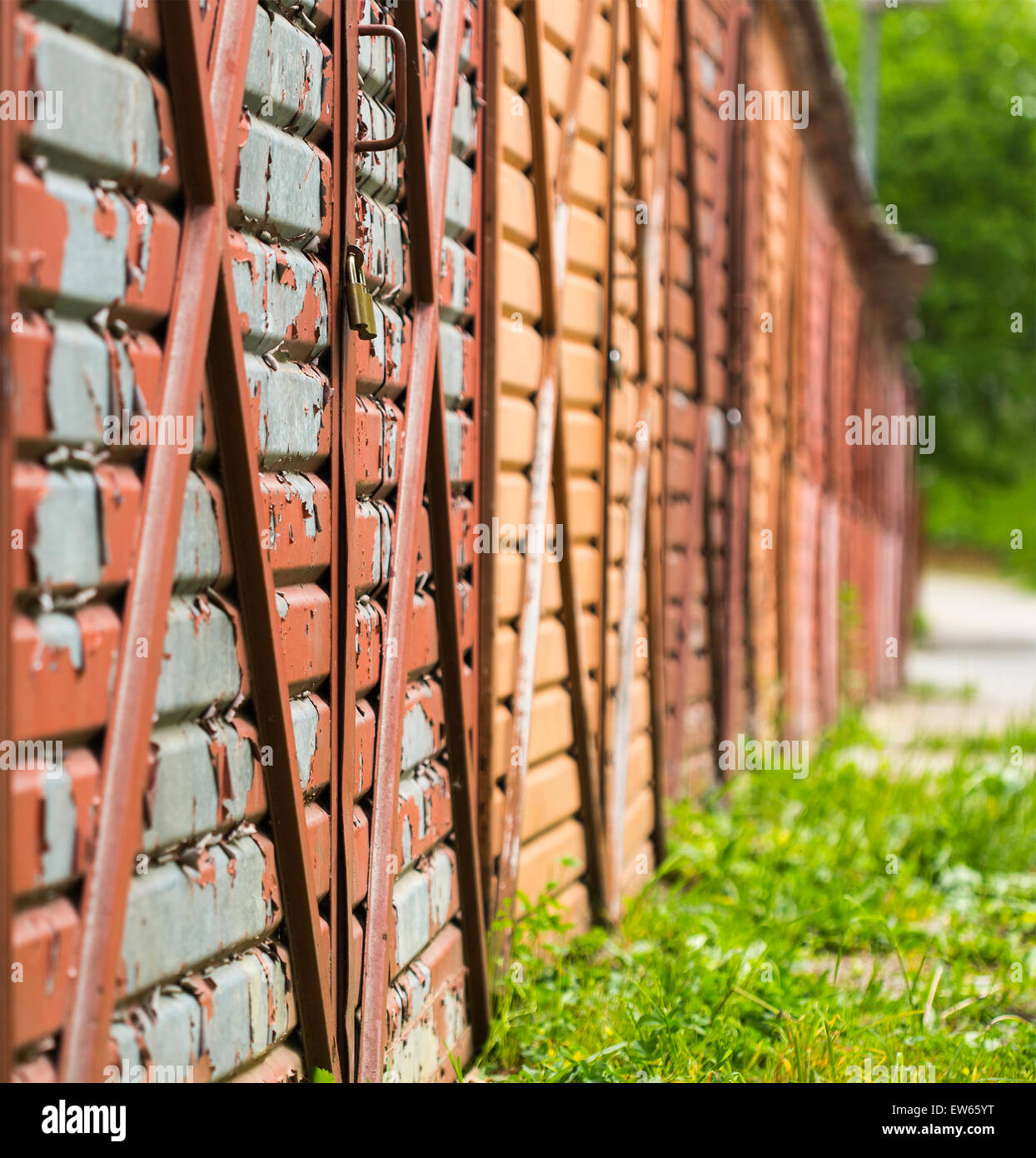 Old garages hi-res stock photography and images - Alamy