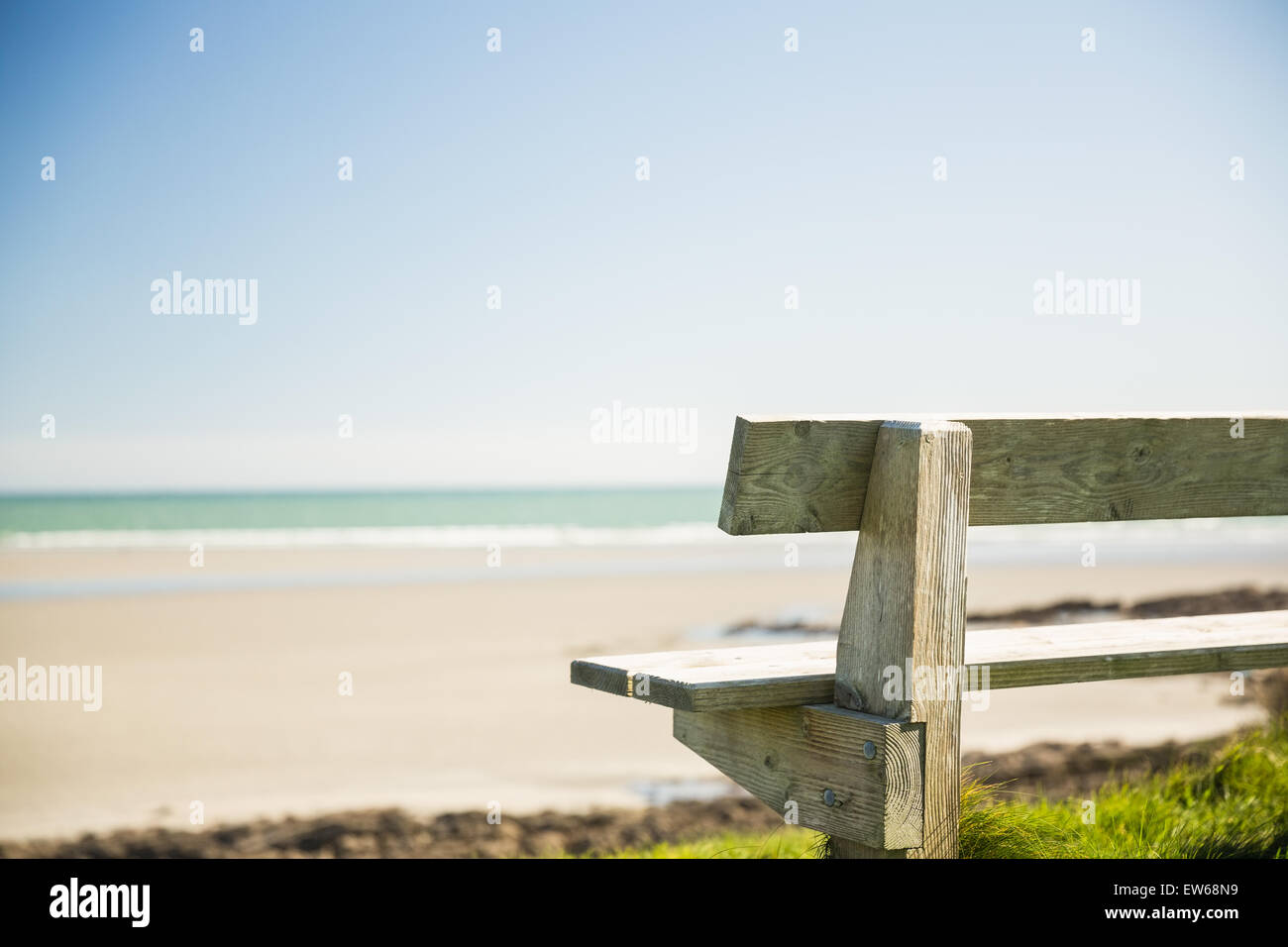 Bench near the sea hi-res stock photography and images - Alamy
