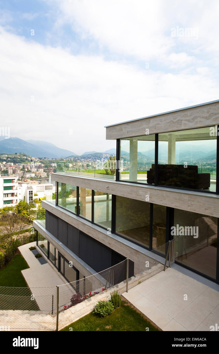 beautiful modern house Stock Photo - Alamy