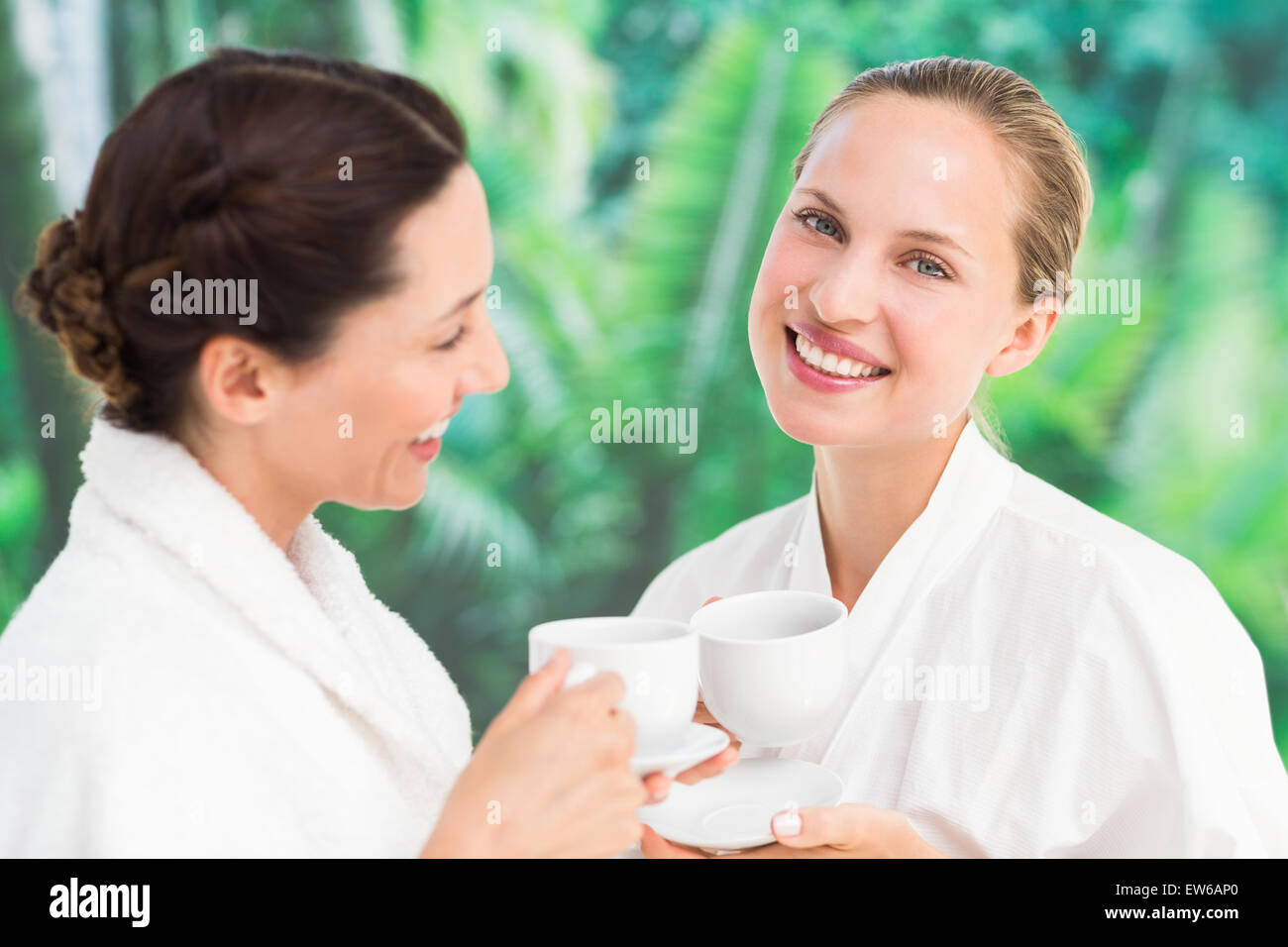 Friends spa hi-res stock photography and images - Alamy