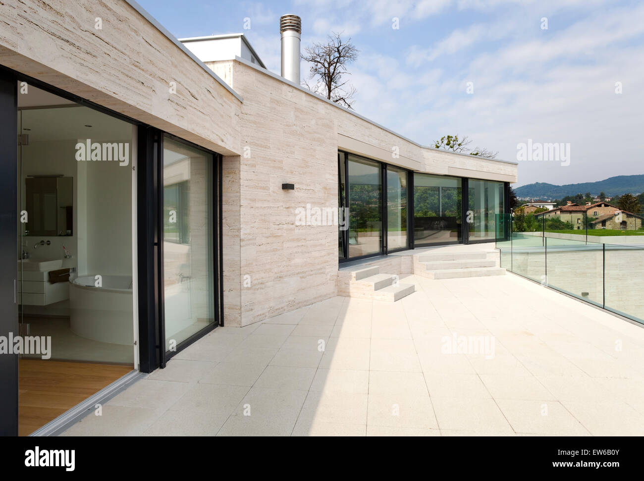 beautiful modern house Stock Photo - Alamy