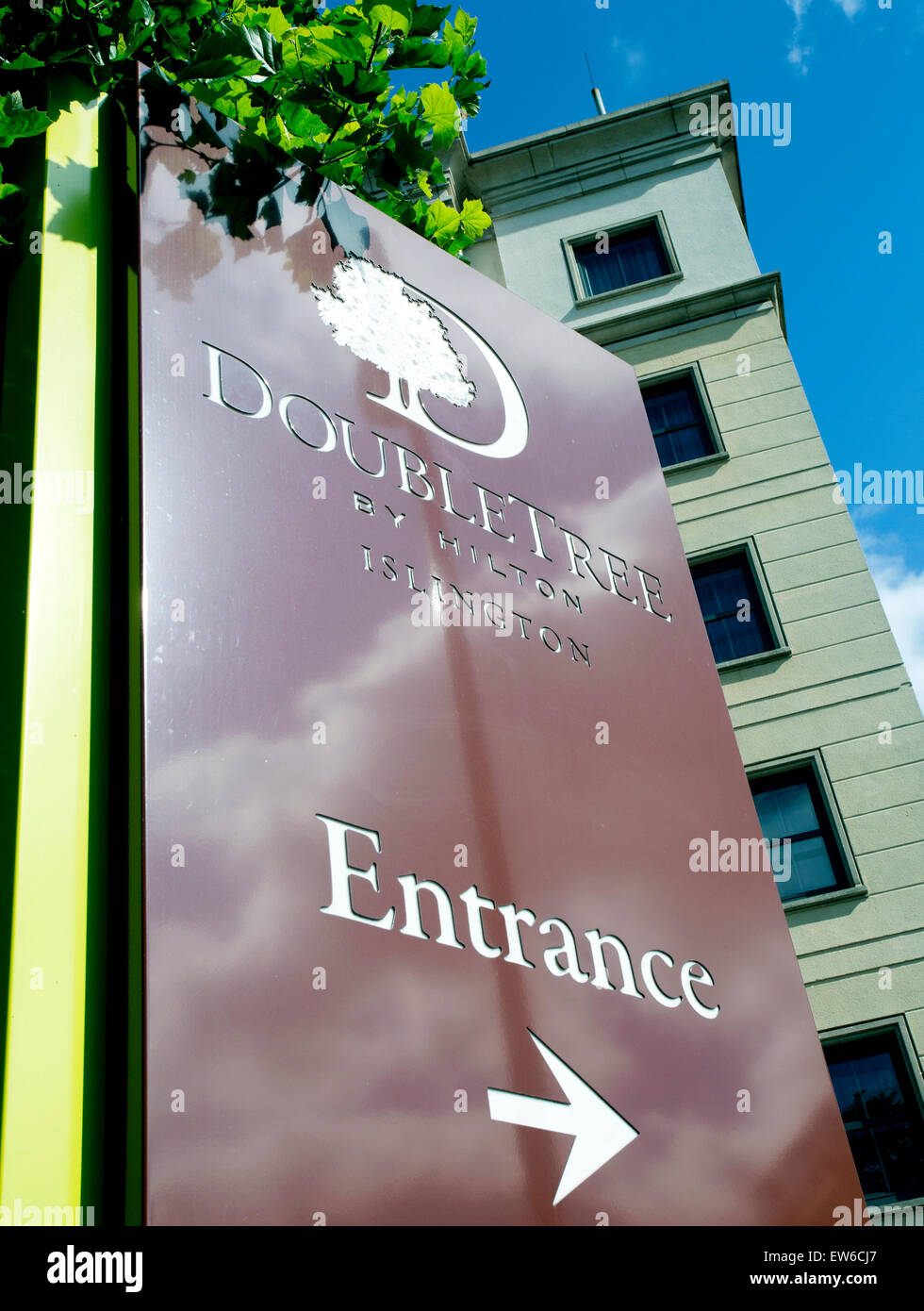 Hilton hotel logo sign hi-res stock photography and images - Alamy