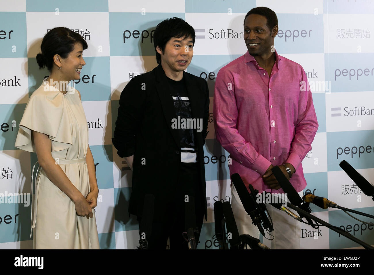 Tokyo, Japan. 18th June, 2015. (L to R) Announcer Kyoko Uchida, actor ...