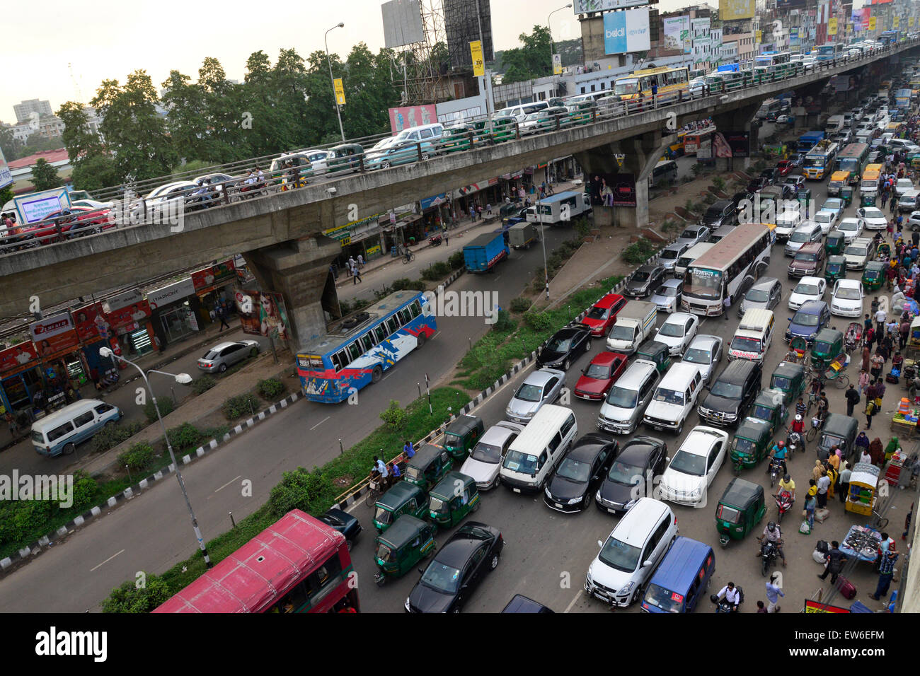 Dhaka, Bangladesh. 18th June, 2015. Traffic overcrowding on the ...