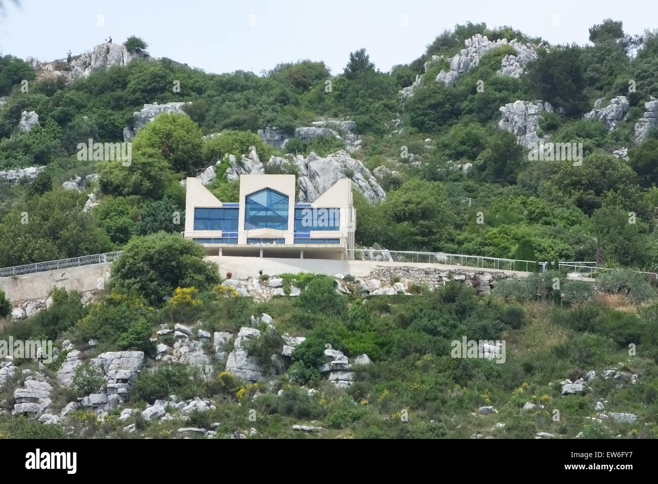 Modern mansion house hi-res stock photography and images - Alamy