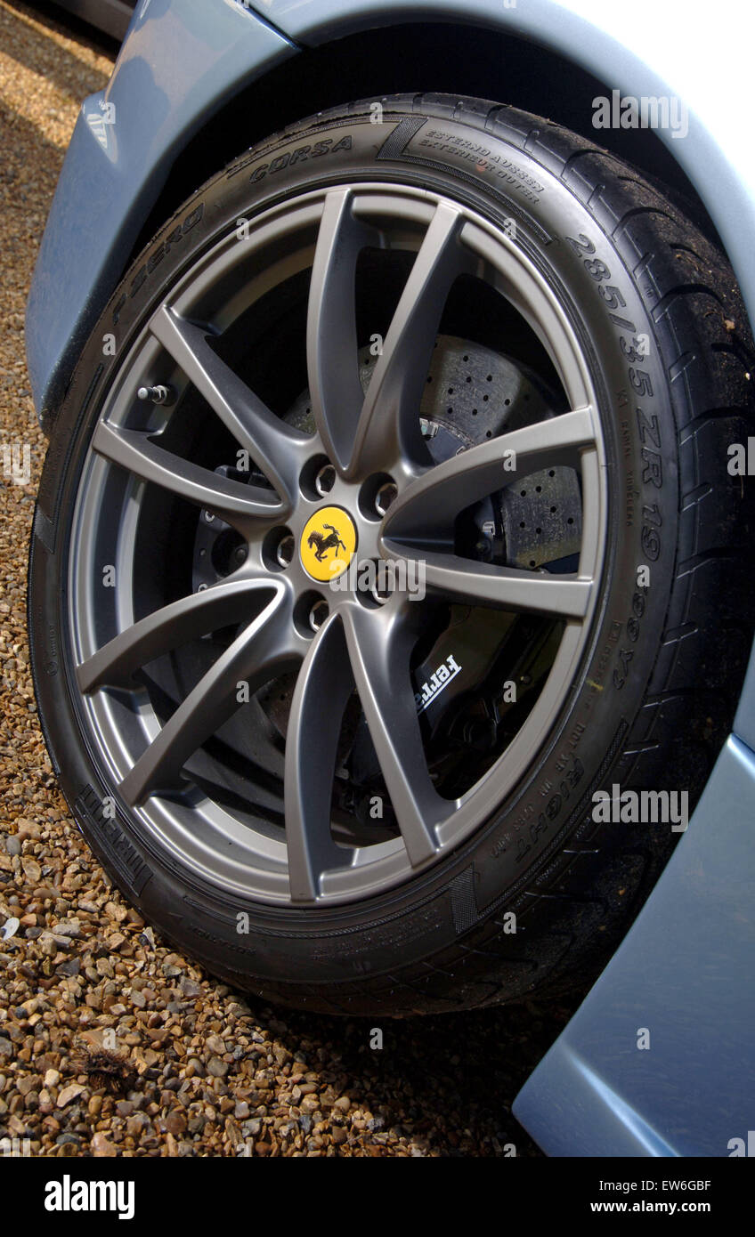 Scuderia ferrari logo hi-res stock photography and images - Alamy