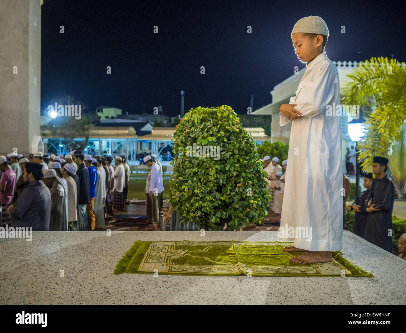 Pattani central mosque hi-res stock photography and images - Alamy