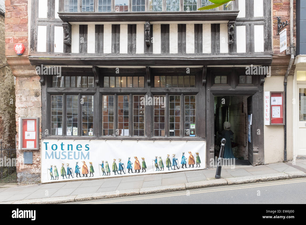 Totnes Elizabethan House Museum in Totnes, Devon Stock Photo - Alamy