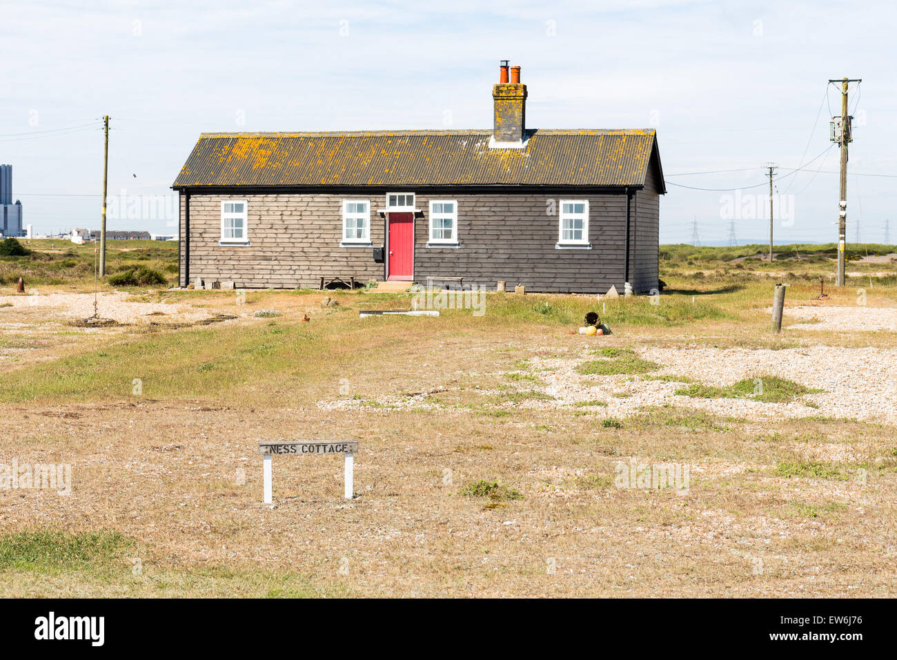 Ness Cottage at Dungeness Kent Stock Photo - Alamy