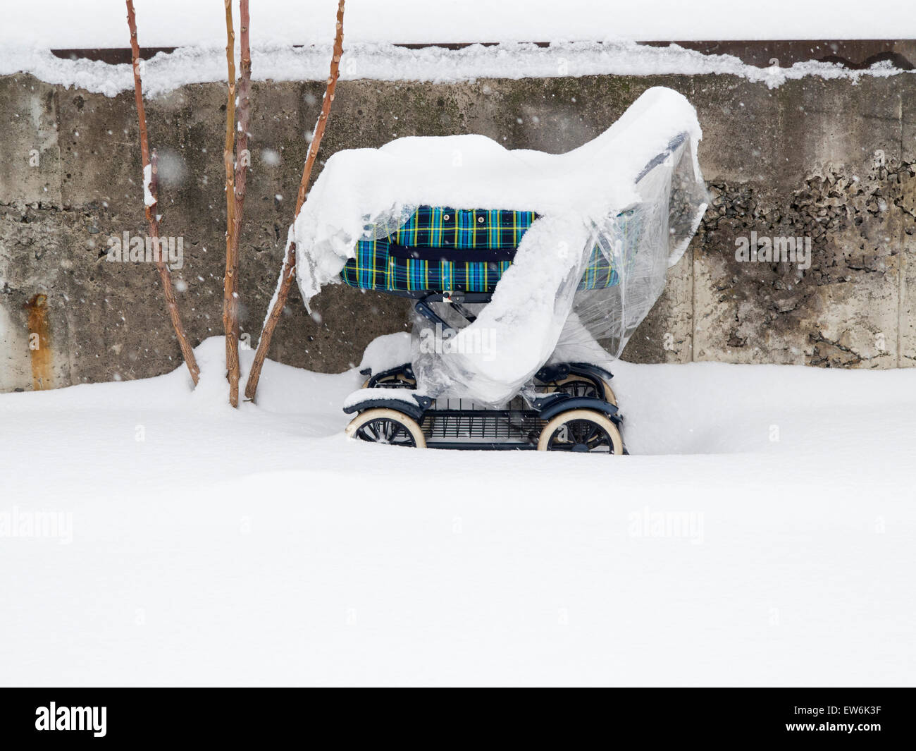 Weatherproof hi-res stock photography and images - Alamy