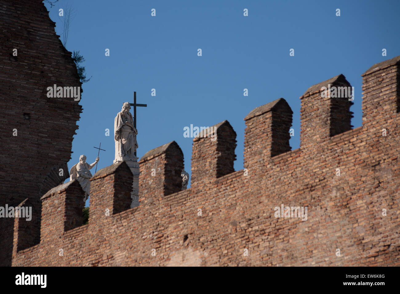 The ancient city walls of Rome, Italy Stock Photo - Alamy