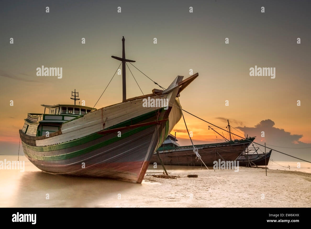 Time of day dusk hi-res stock photography and images - Alamy