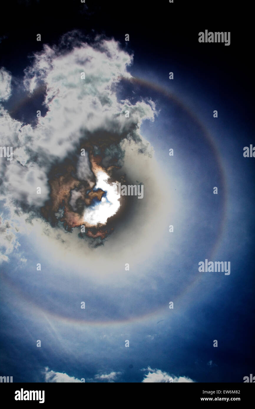 22 degrees halo hi-res stock photography and images - Alamy