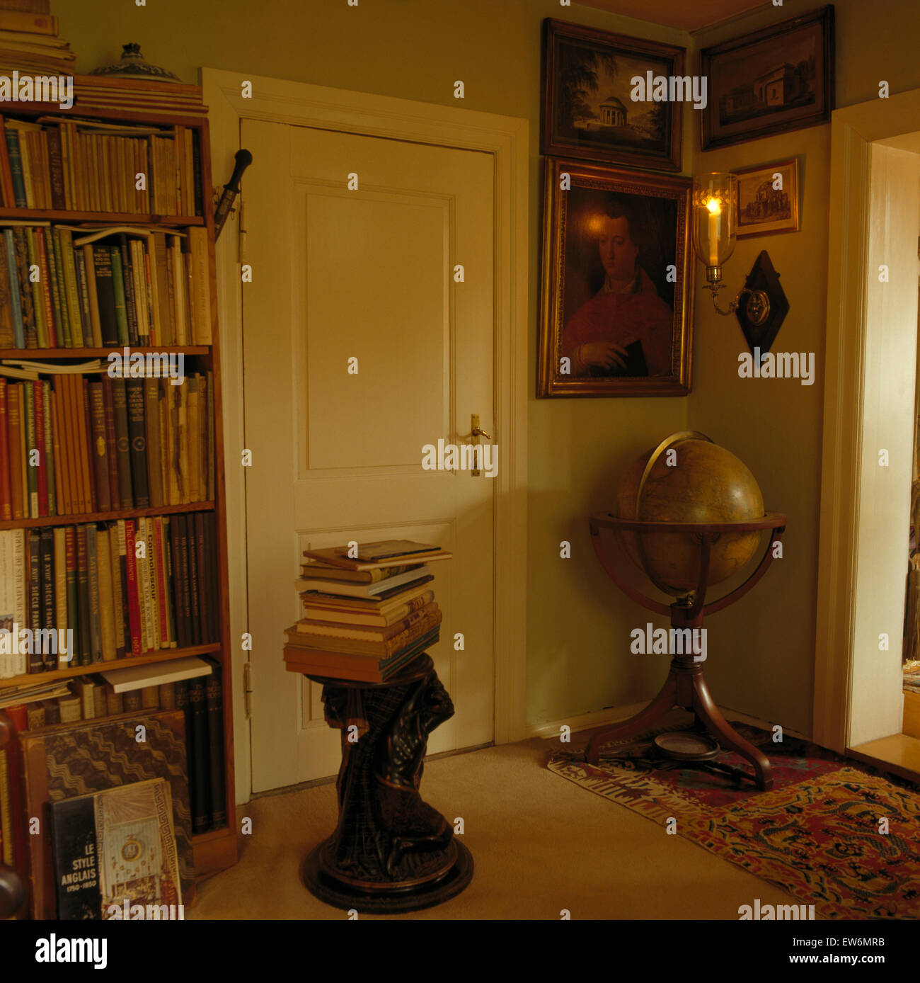 Country house library hi-res stock photography and images - Alamy