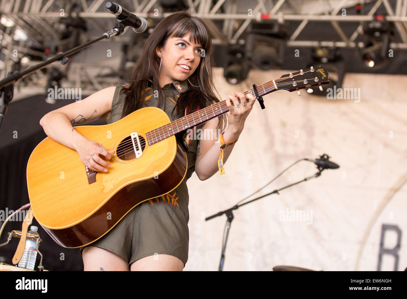 Manchester, Tennessee, USA. 14th June, 2015. Musician ALYNDA LEE ...