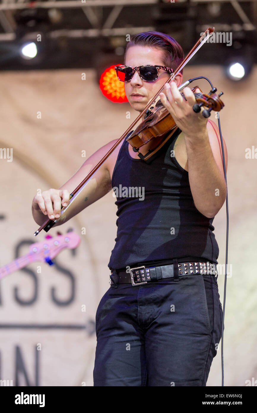 Pearlstein hi-res stock photography and images - Alamy