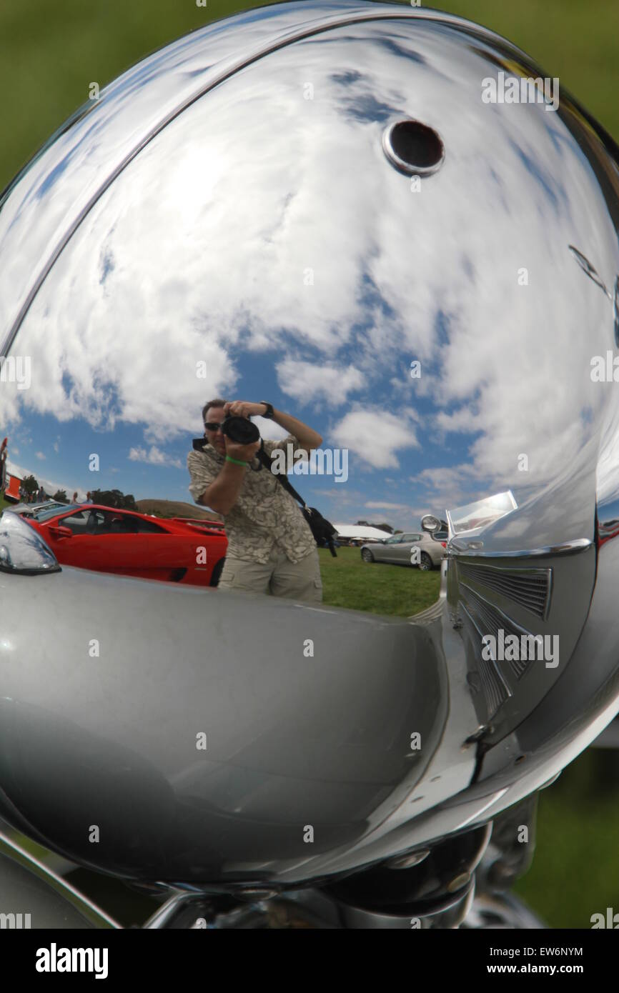 Reflection car hi-res stock photography and images - Alamy