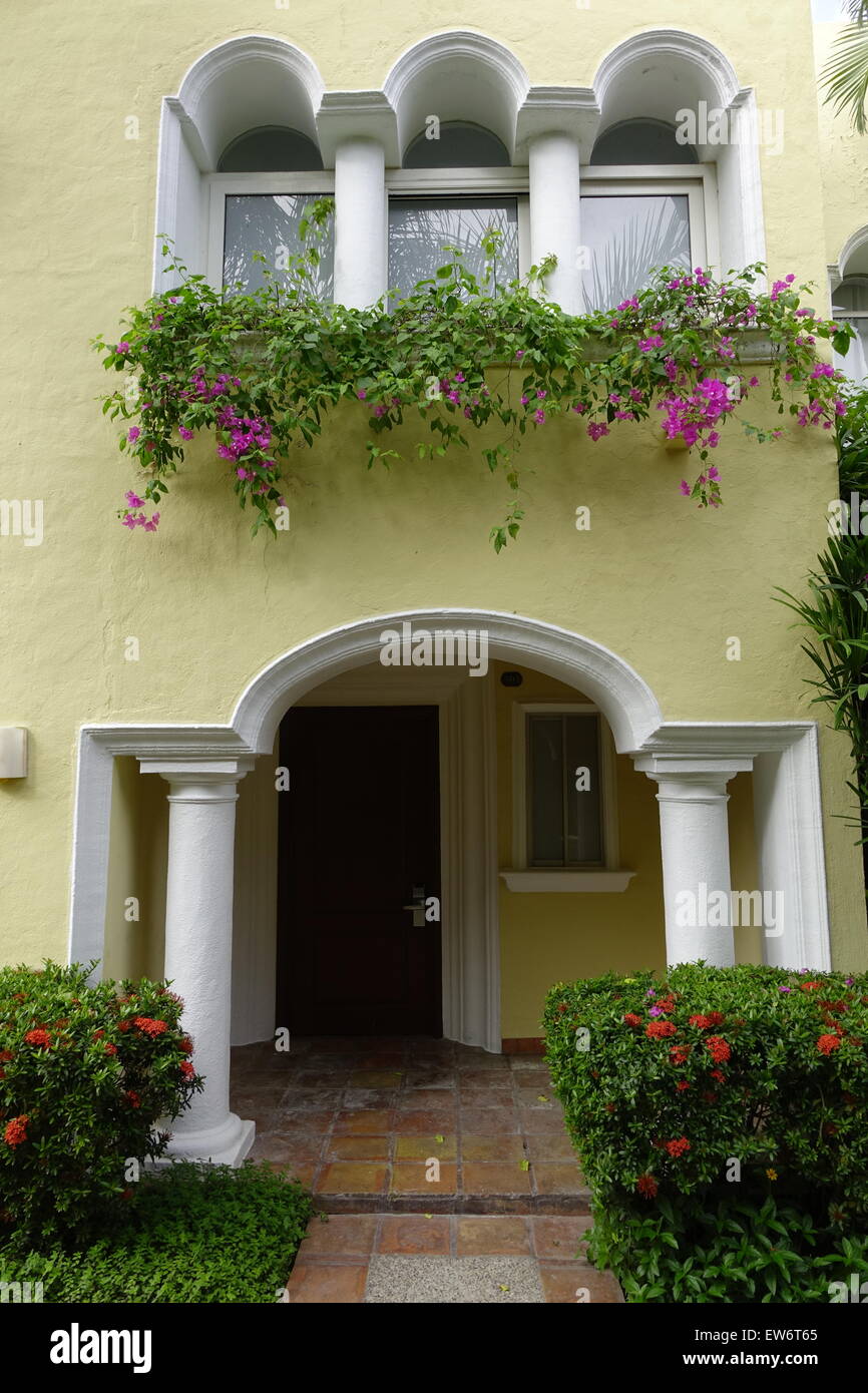 Arches arched windows hi-res stock photography and images - Alamy