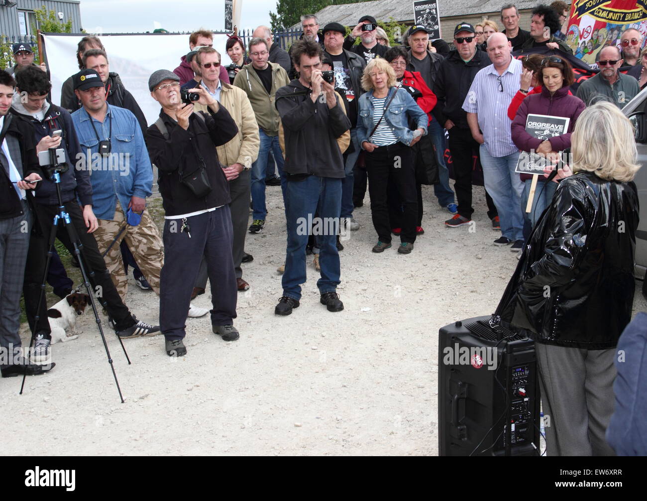 Police crowd 1984 hi-res stock photography and images - Alamy