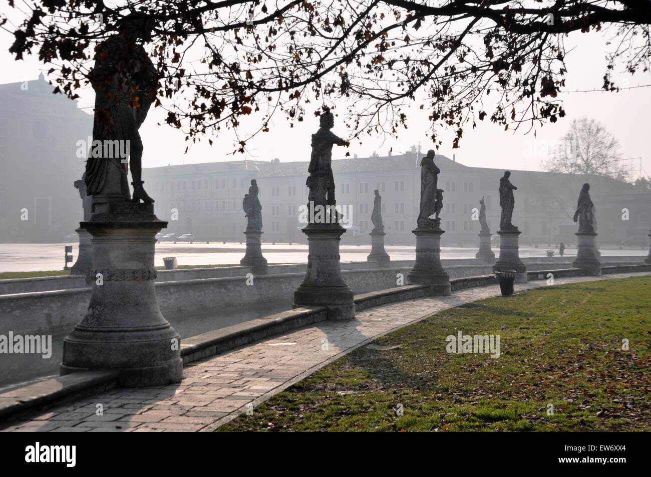 Stone statue in Padua, Italy Stock Photo - Alamy