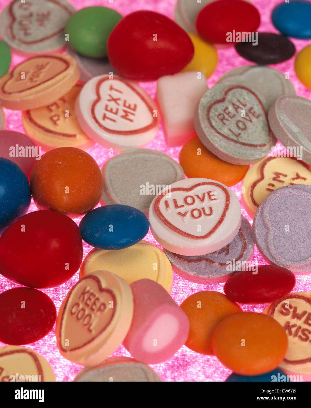 Love heart sweets hi-res stock photography and images - Alamy