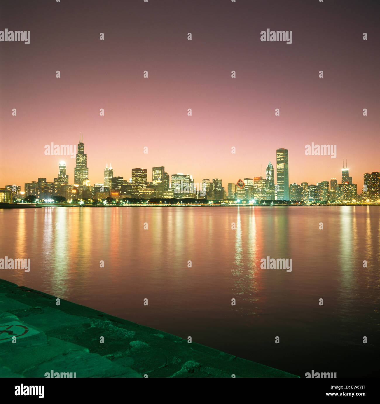 American city skyline hi-res stock photography and images - Alamy