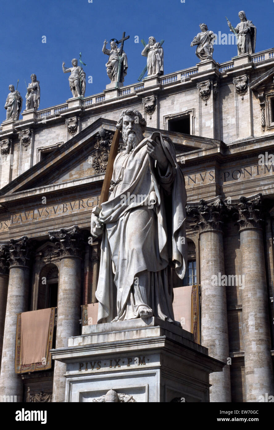 Classical roman sculpture hi-res stock photography and images - Alamy