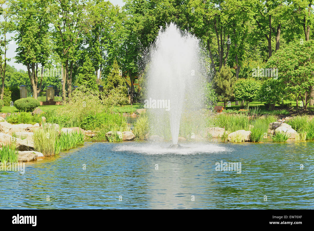 Fountain landscape hi-res stock photography and images - Alamy