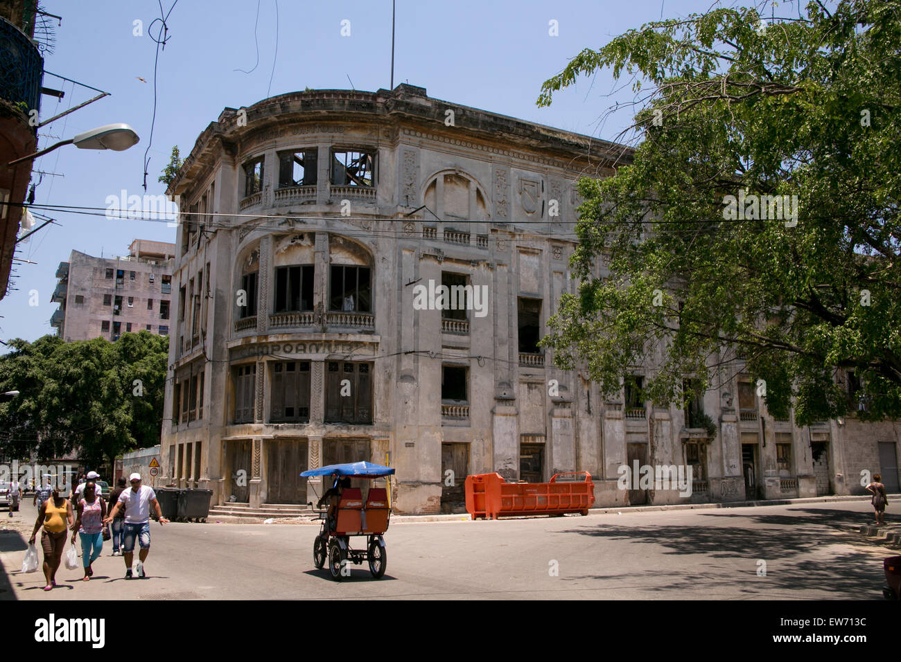 Cuba building hi-res stock photography and images - Alamy