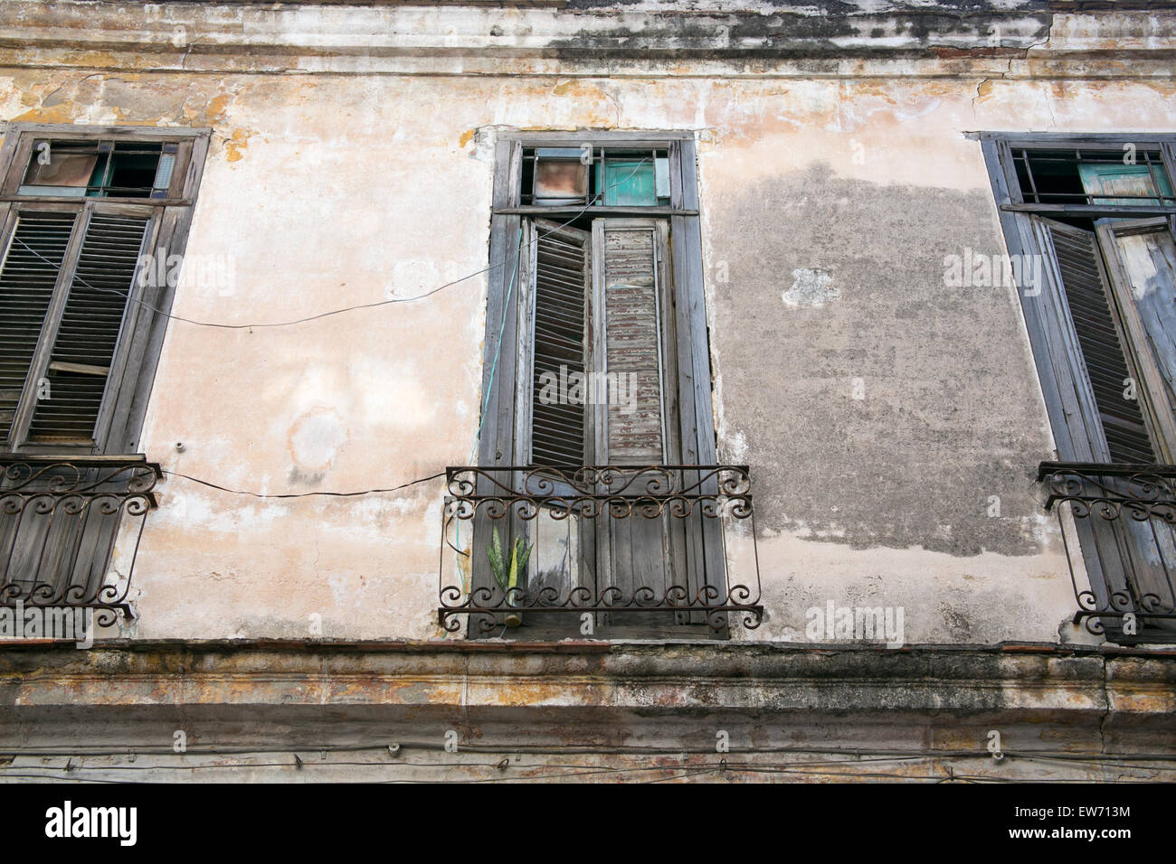 Havana doors hi-res stock photography and images - Alamy
