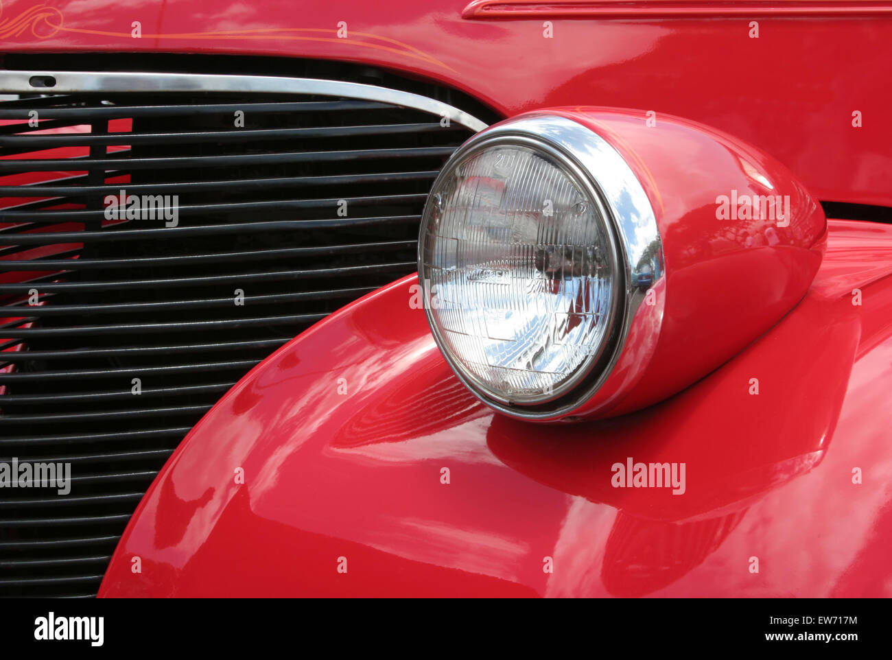 Lustre expensive 1930s hi-res stock photography and images - Alamy