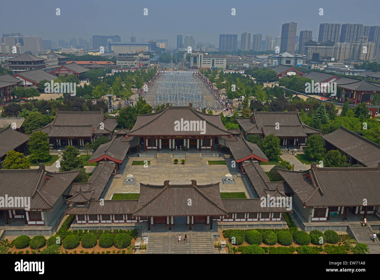 Da yan hi-res stock photography and images - Alamy