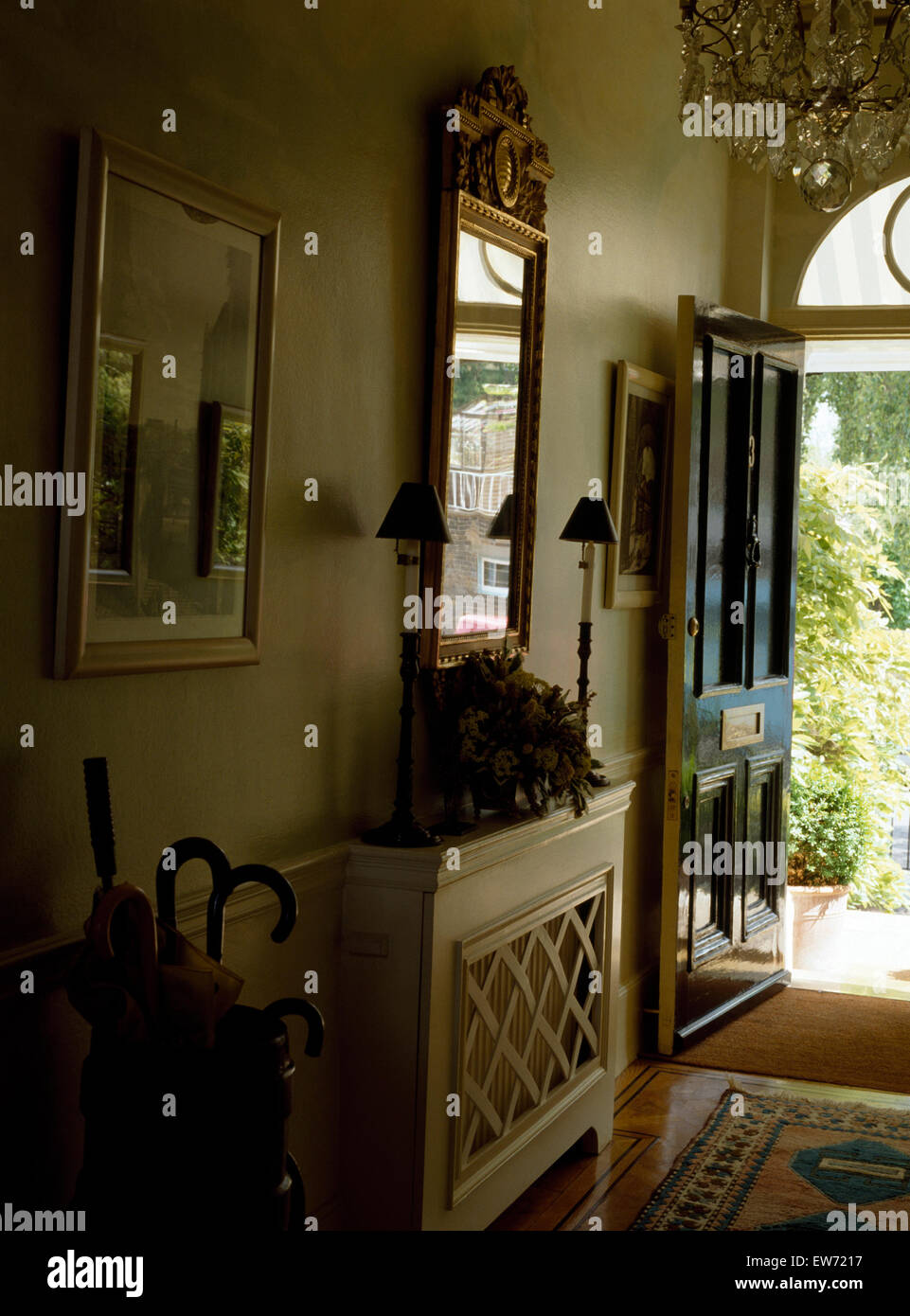 Fretwork hi-res stock photography and images - Alamy