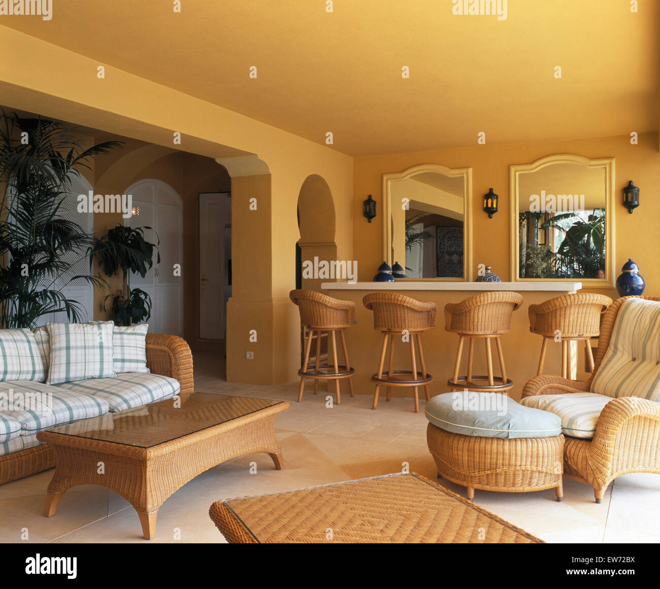 Villa bars hi-res stock photography and images - Alamy