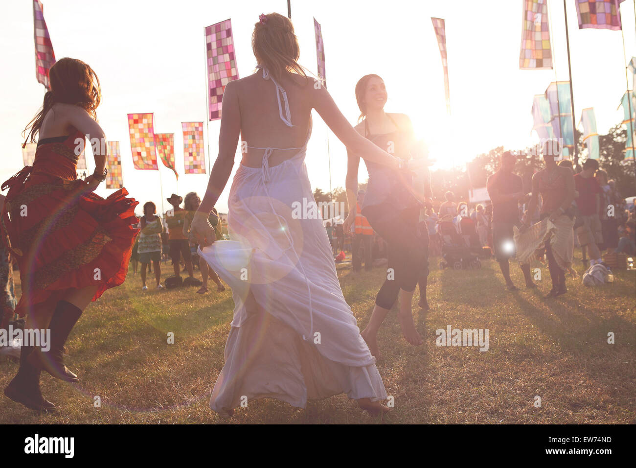 Glastonbury festival girls uk hi-res stock photography and images - Alamy