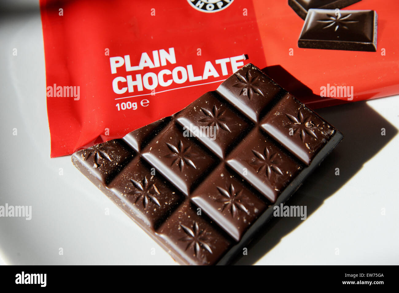 Euro Shopper Plain Chocolate dark made from at least 50% cocoa costing ...