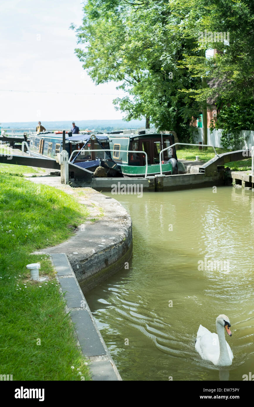 Kennet and Avon Canal at Caen Hill Locks in Devizes Wiltshire UK Stock ...