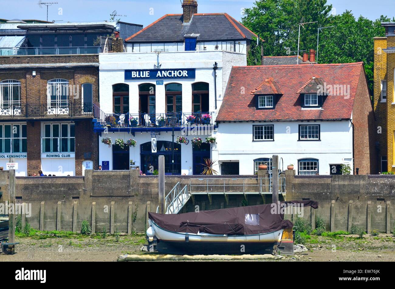 The Blue Anchor pub, Lower Mall, Hammersmith, London, England, UK Stock ...