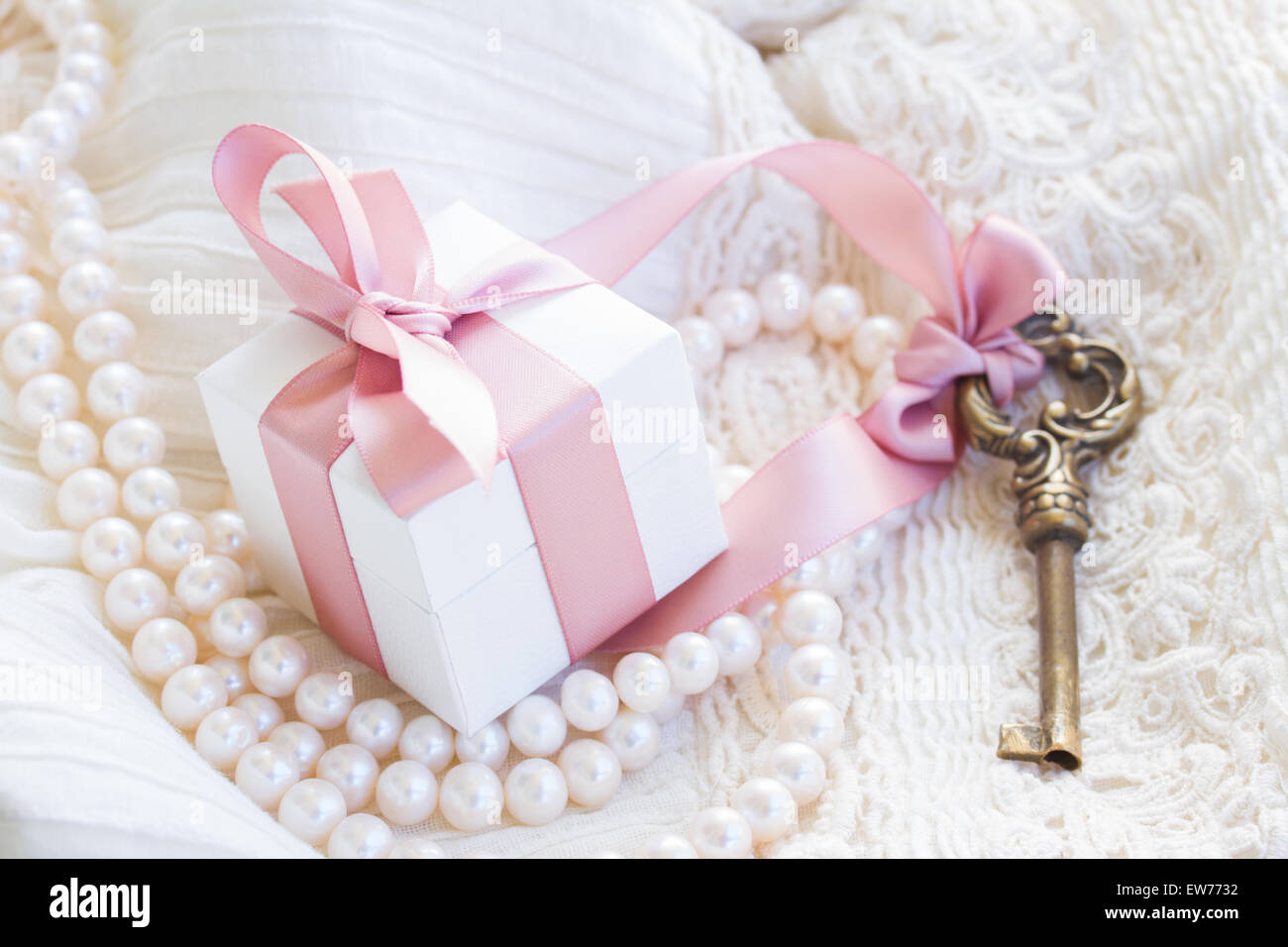 gift box and keys Stock Photo - Alamy