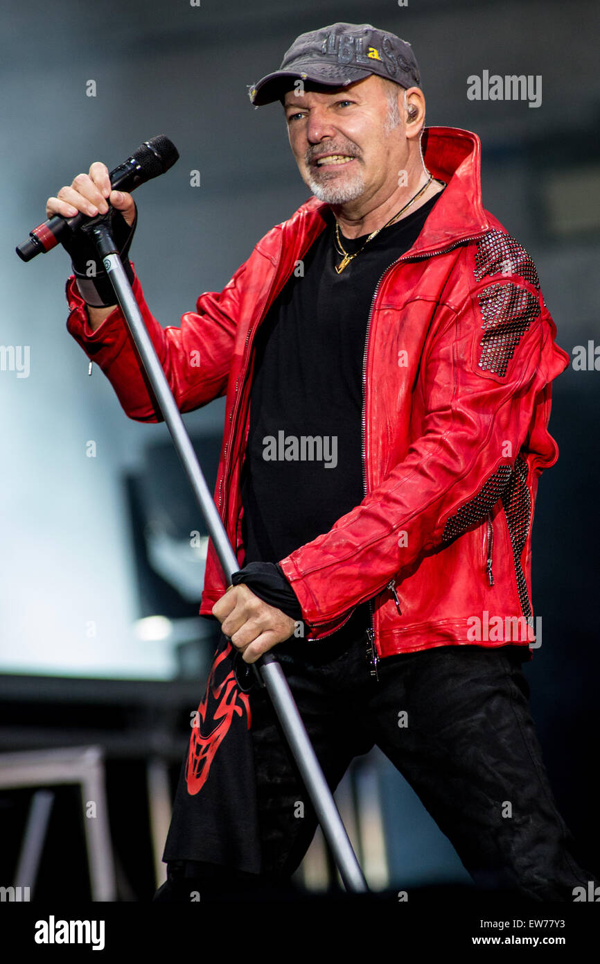 Vasco rossi san siro tour hi-res stock photography and images - Alamy
