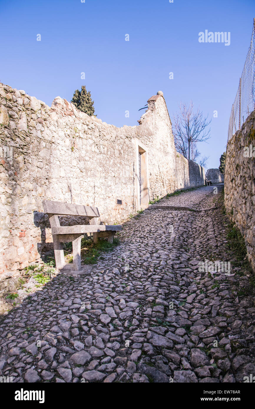 Medieval road hi-res stock photography and images - Alamy