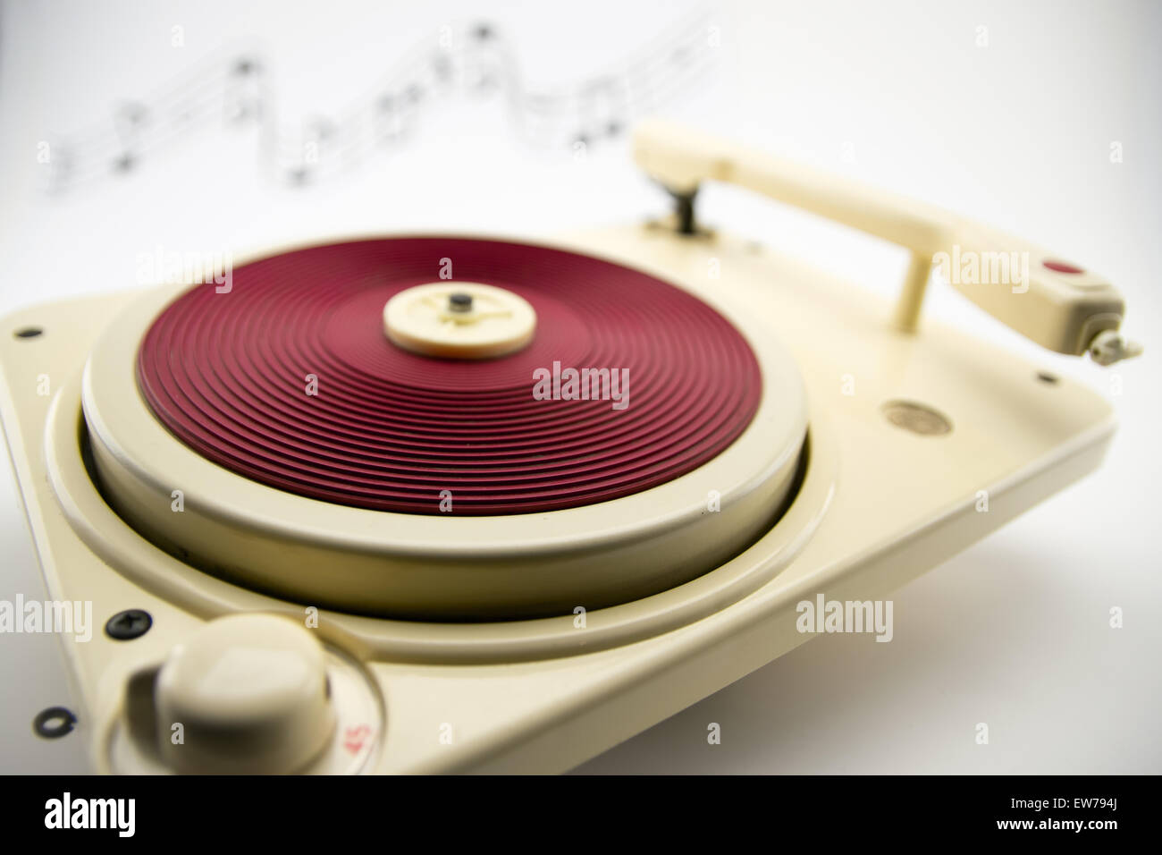 Red record player hi-res stock photography and images - Alamy