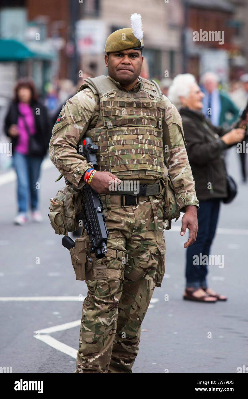 British redcoats marching hi-res stock photography and images - Alamy