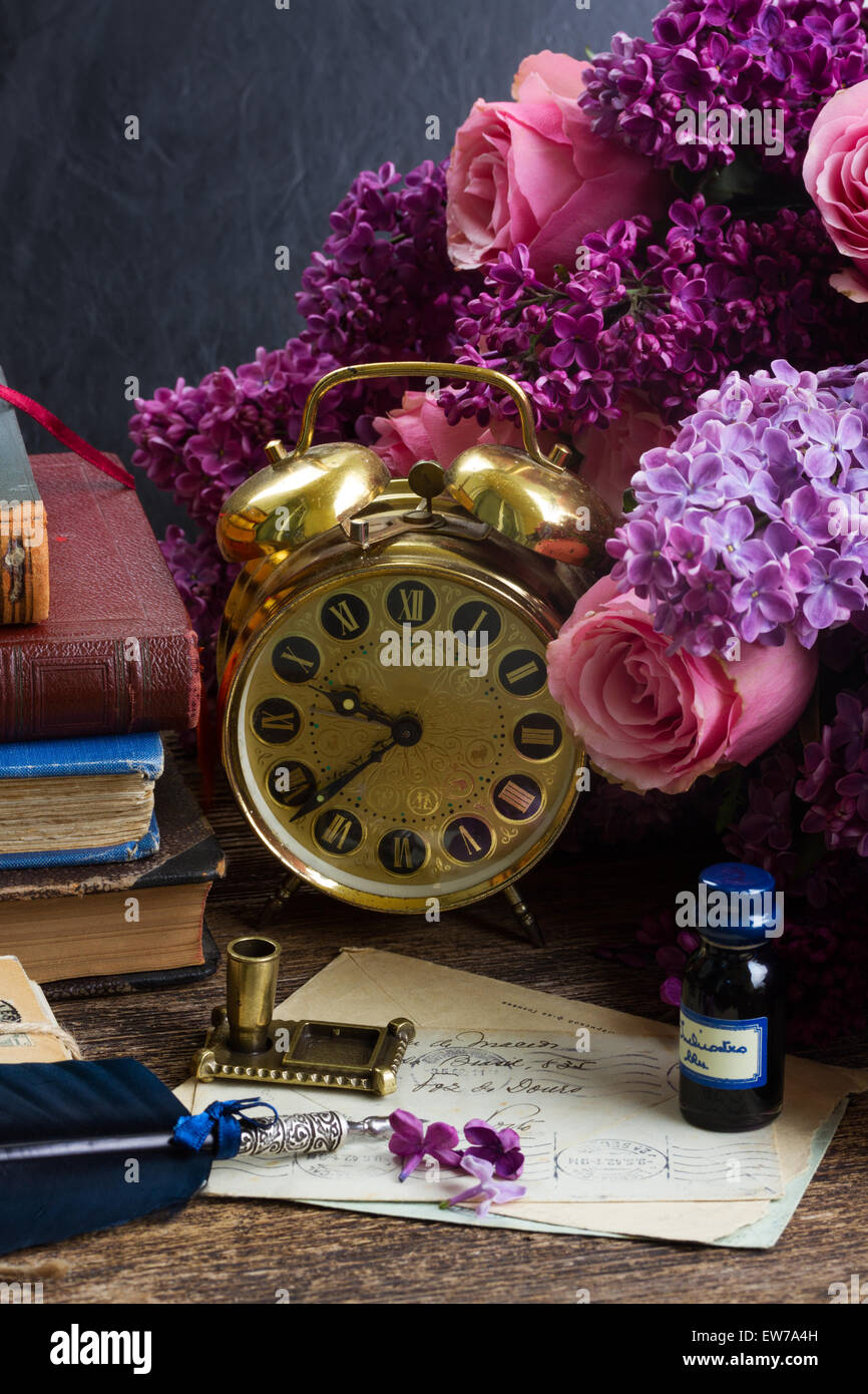 Time to read the mail hi-res stock photography and images - Alamy