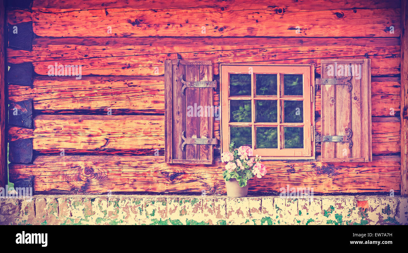 Old wooden cottage hi-res stock photography and images - Alamy