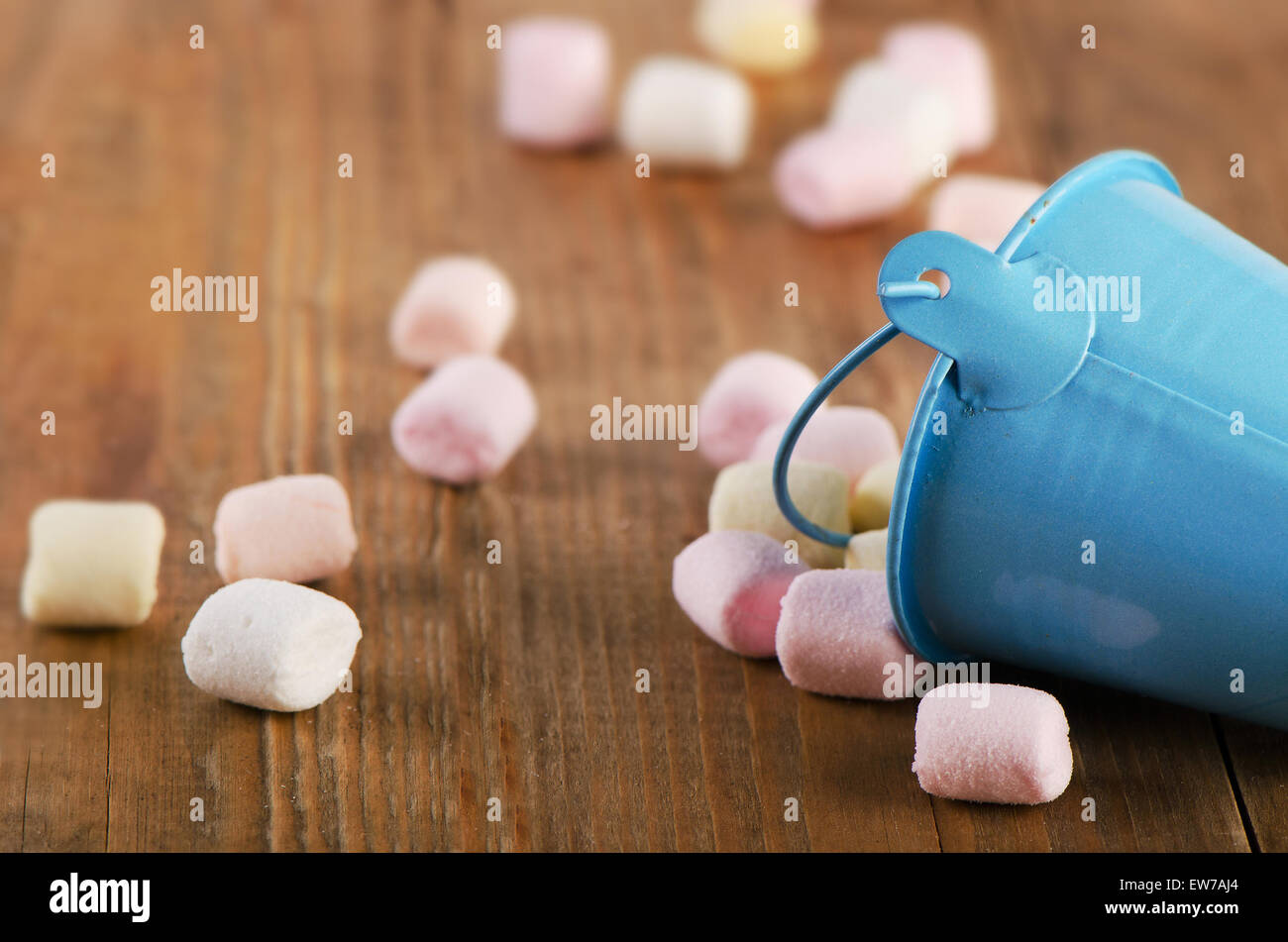 Shallow depth of field marshmallow hi-res stock photography and images ...
