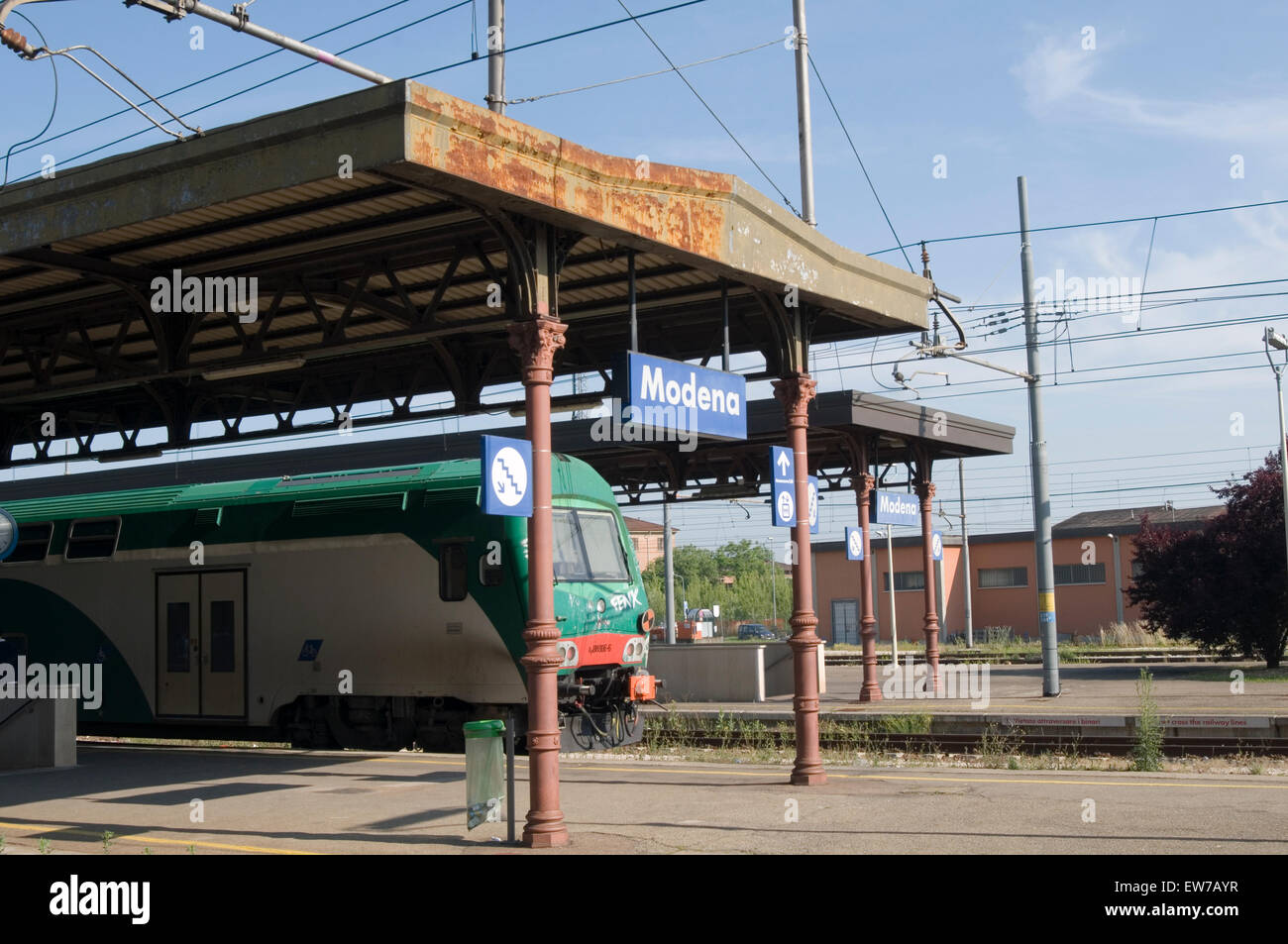 modena train station stations Italy Italian public transport platform ...