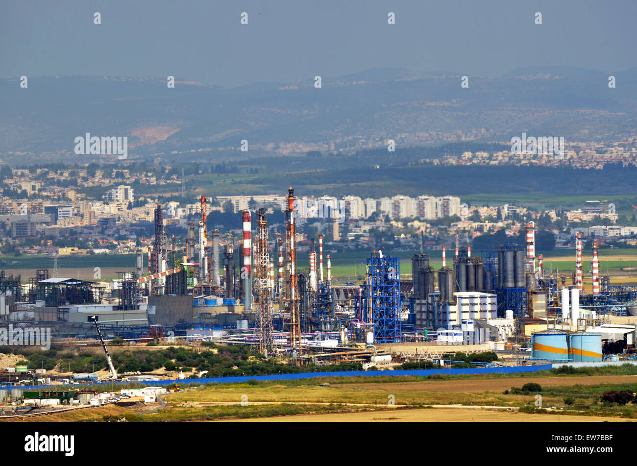 Middle East Oil Industry High Resolution Stock Photography and Images ...