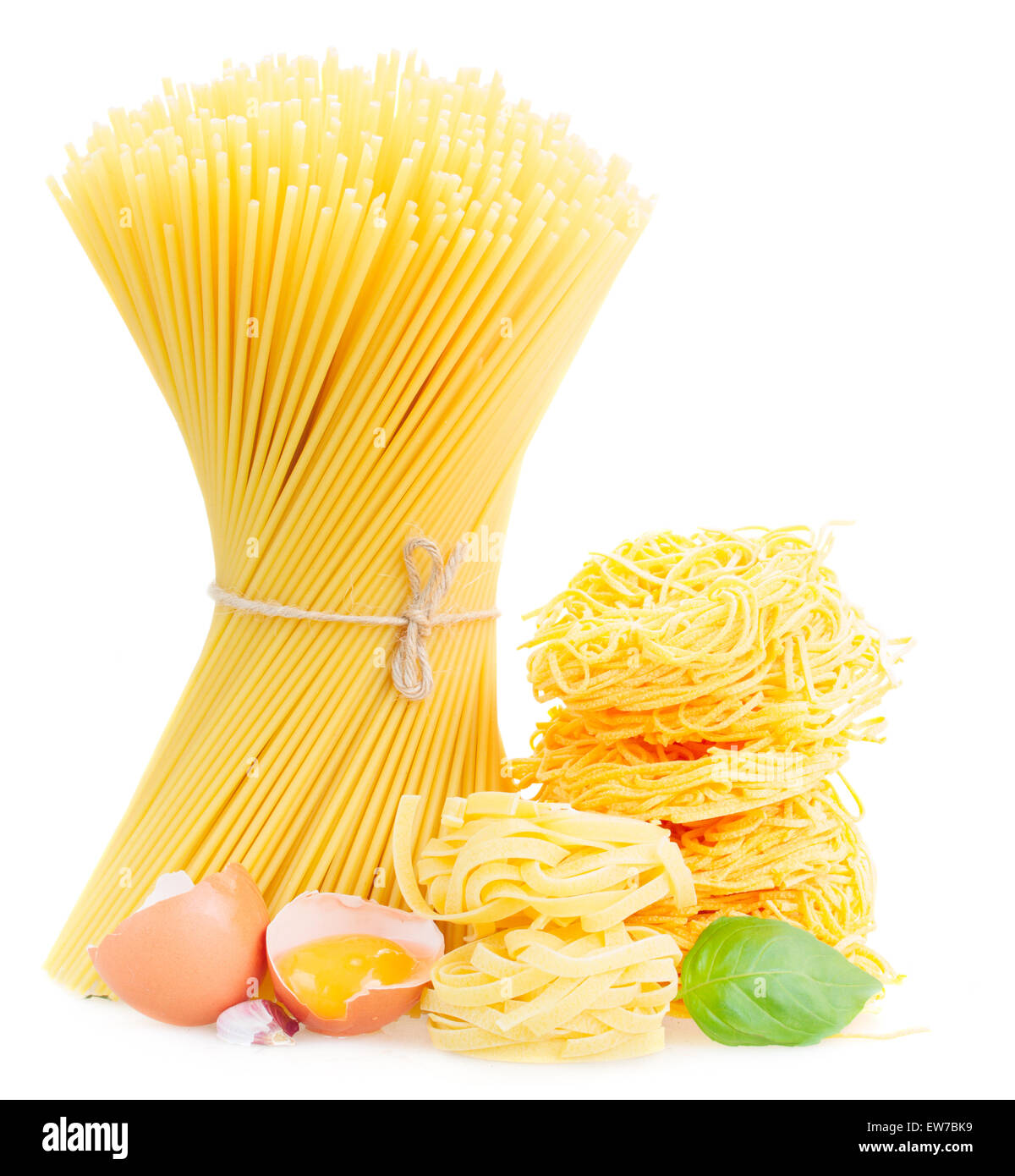 spaghetti, tonarelli and tagliatelle Stock Photo - Alamy