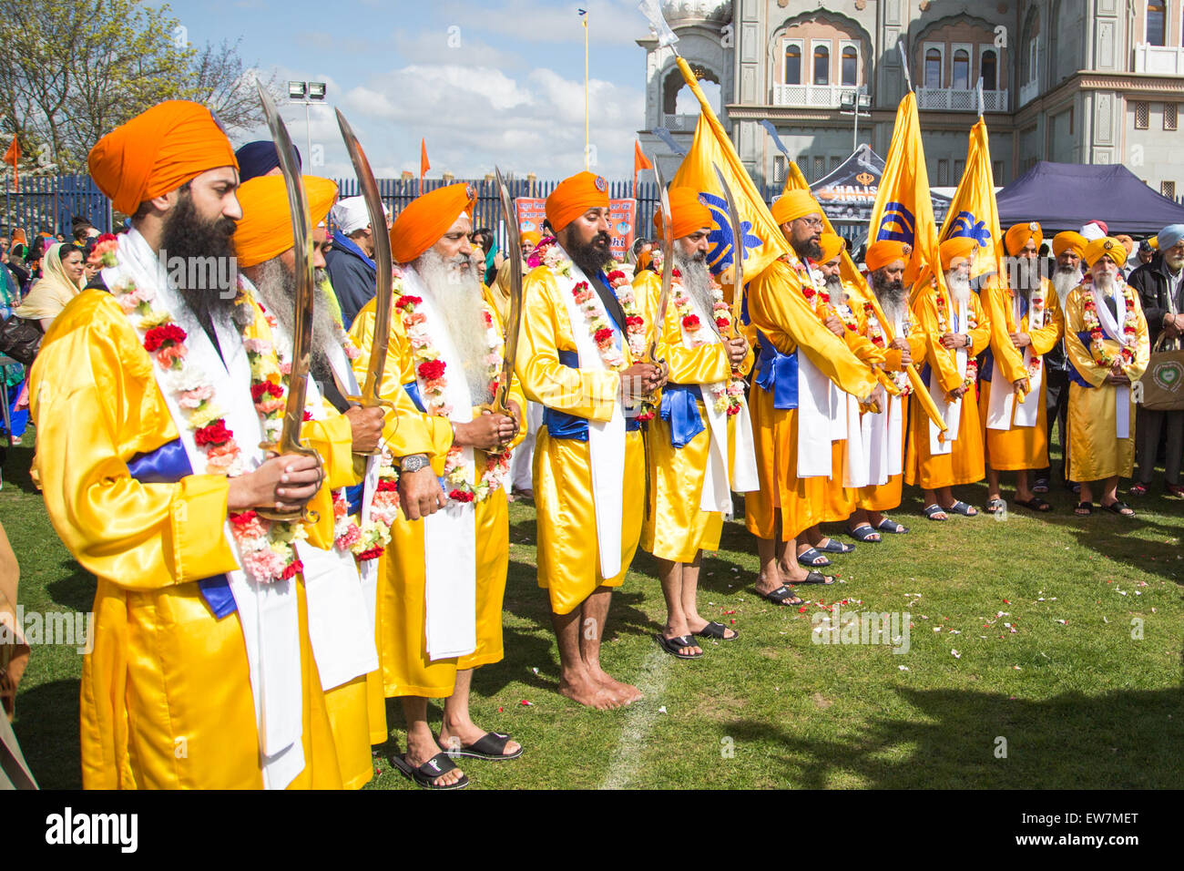 David and Samantha Cameron visit a Sikh temple in Gravesend, Kent, to ...